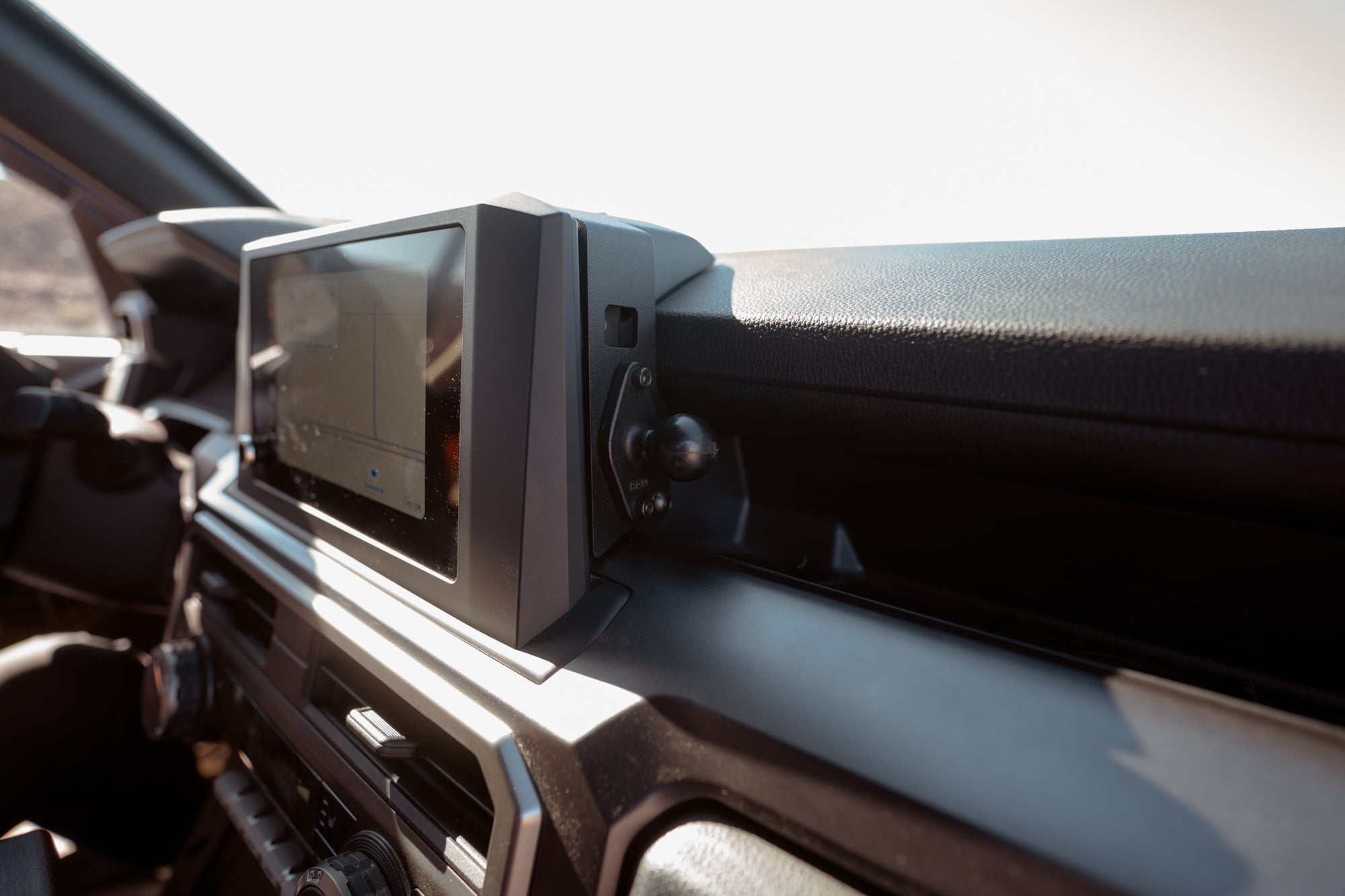 6th Gen 4Runner Dash Mount for Digital Devices